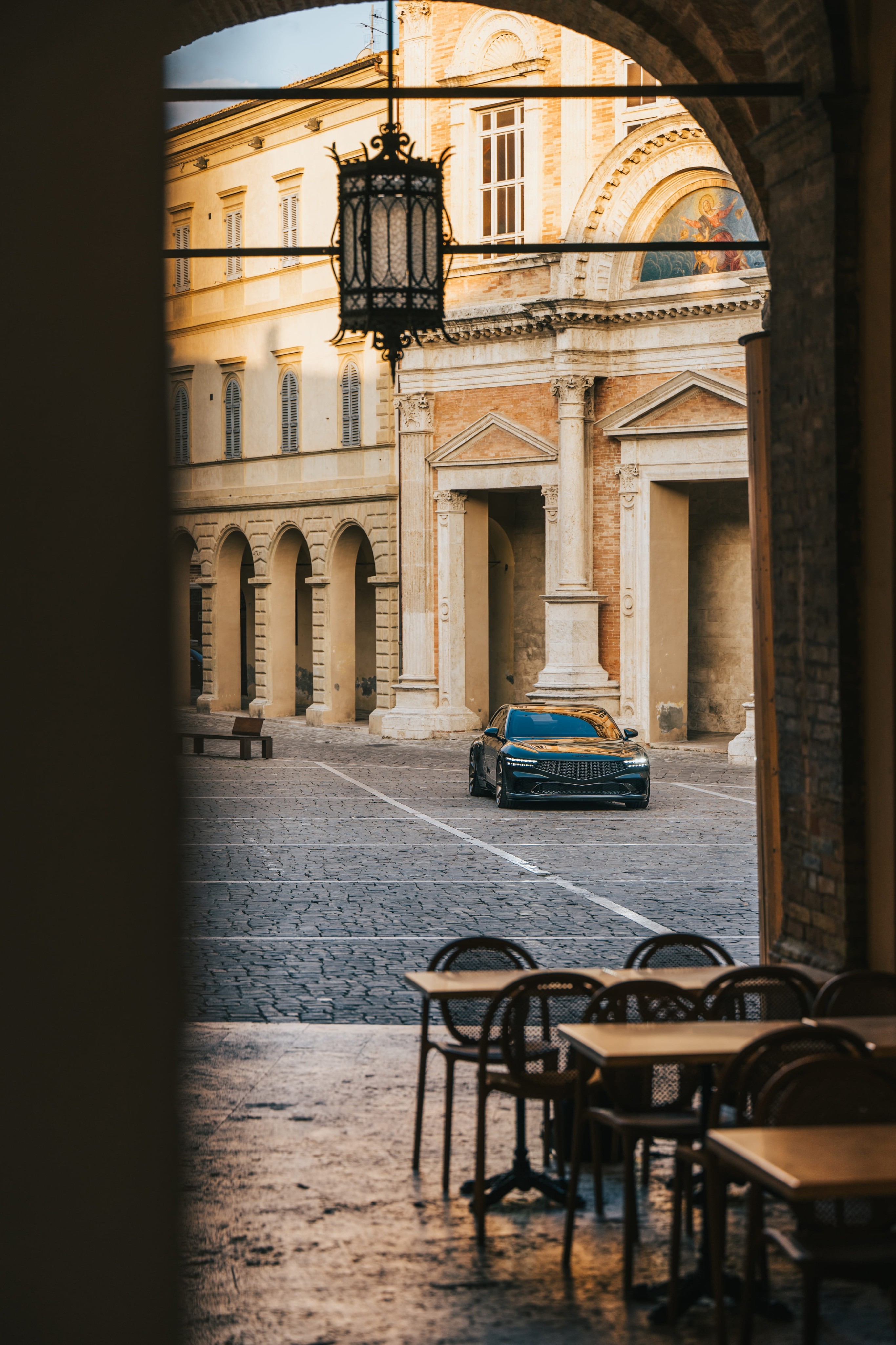 GENESIS RELEASES NEW VISUALS OF X GRAN COUPE CONCEPT IN SCENIC ITALY