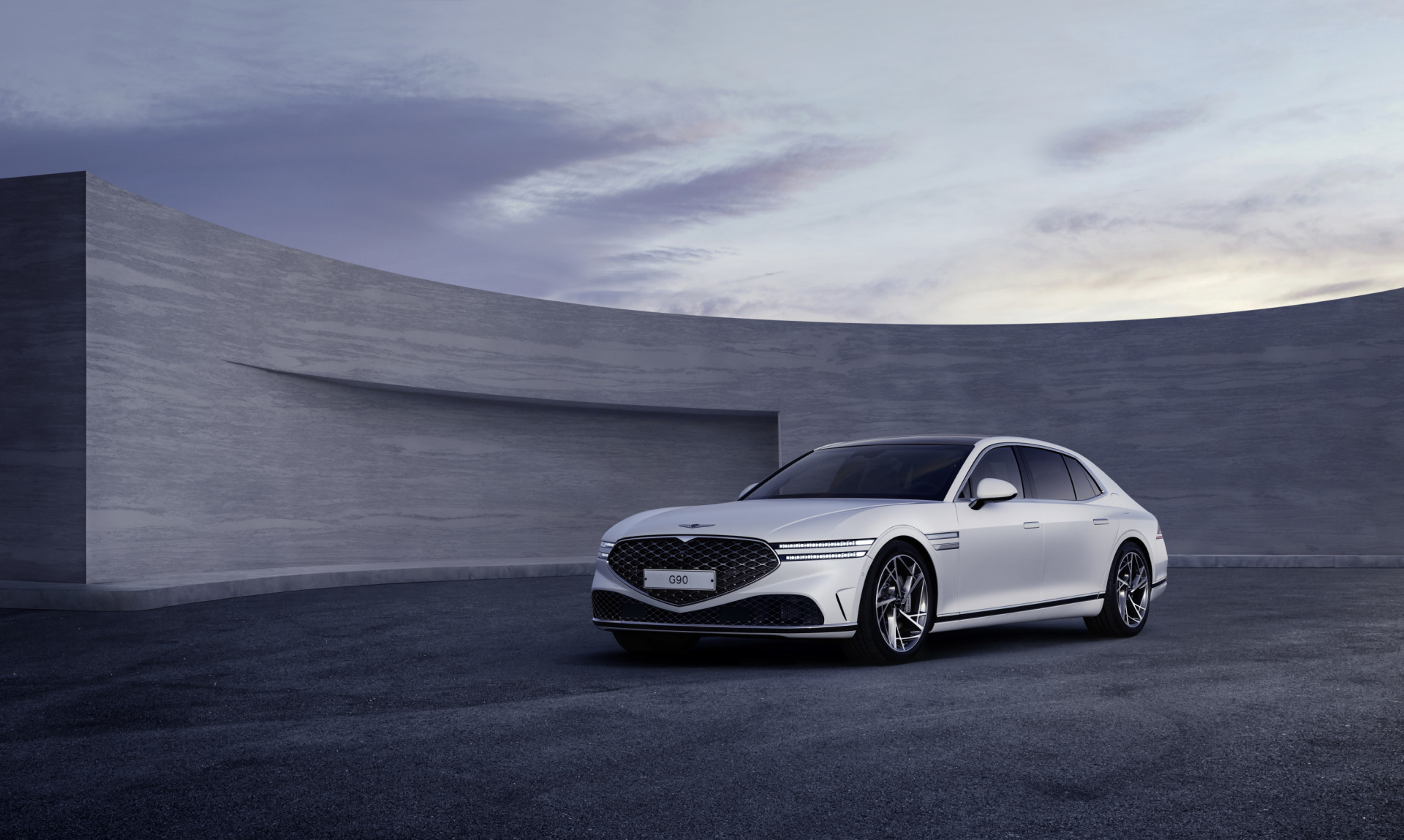 GENESIS UNVEILS NEW FLAGSHIP LUXURY SEDAN, THE G90