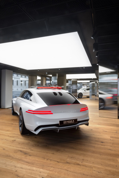 GENESIS SHOWCASES X SNOW SPEEDIUM, GV70 SNOW AT GENESIS STUDIO GENEVA