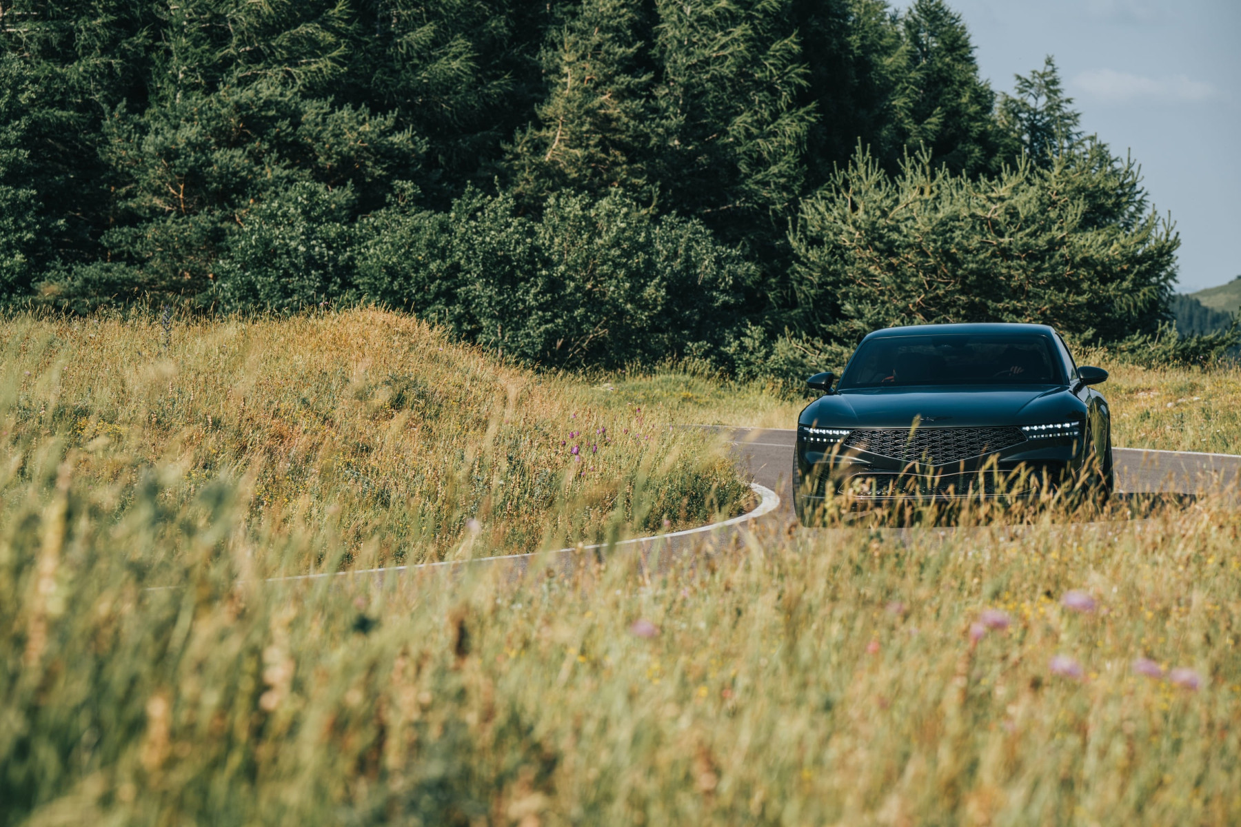 GENESIS RELEASES NEW VISUALS OF X GRAN COUPE CONCEPT IN SCENIC ITALY