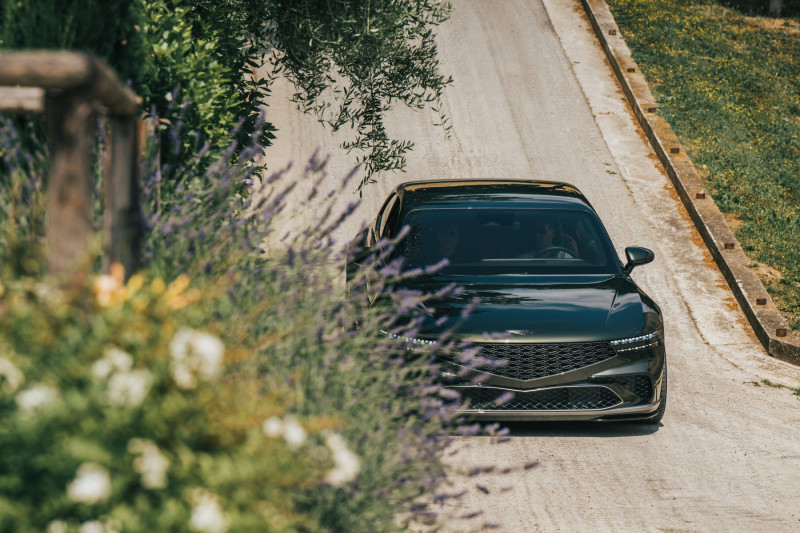 GENESIS RELEASES NEW VISUALS OF X GRAN COUPE CONCEPT IN SCENIC ITALY