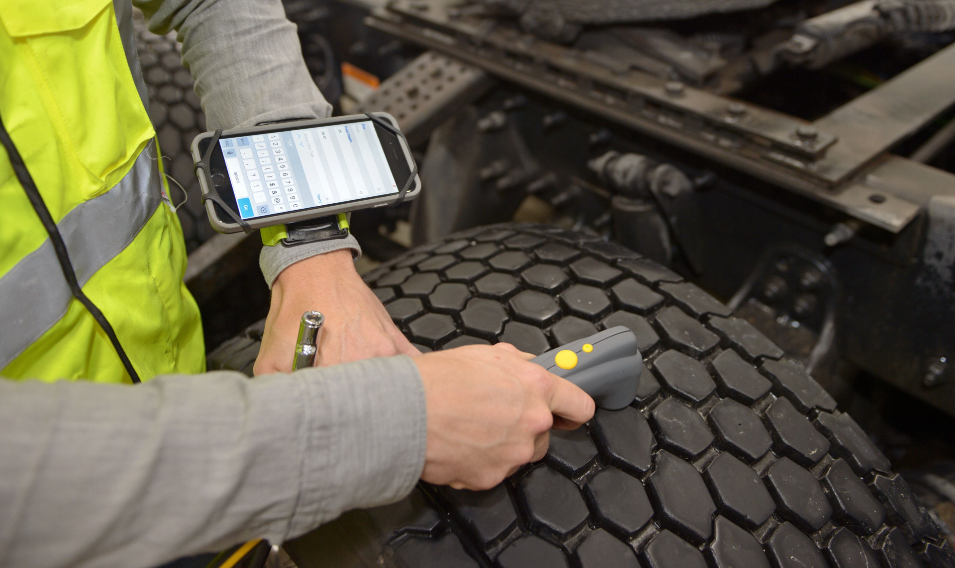 GOODYEAR ROLLS OUT TIREOPTIX, AN ADVANCED DIGITAL TIRE MONITORING ...