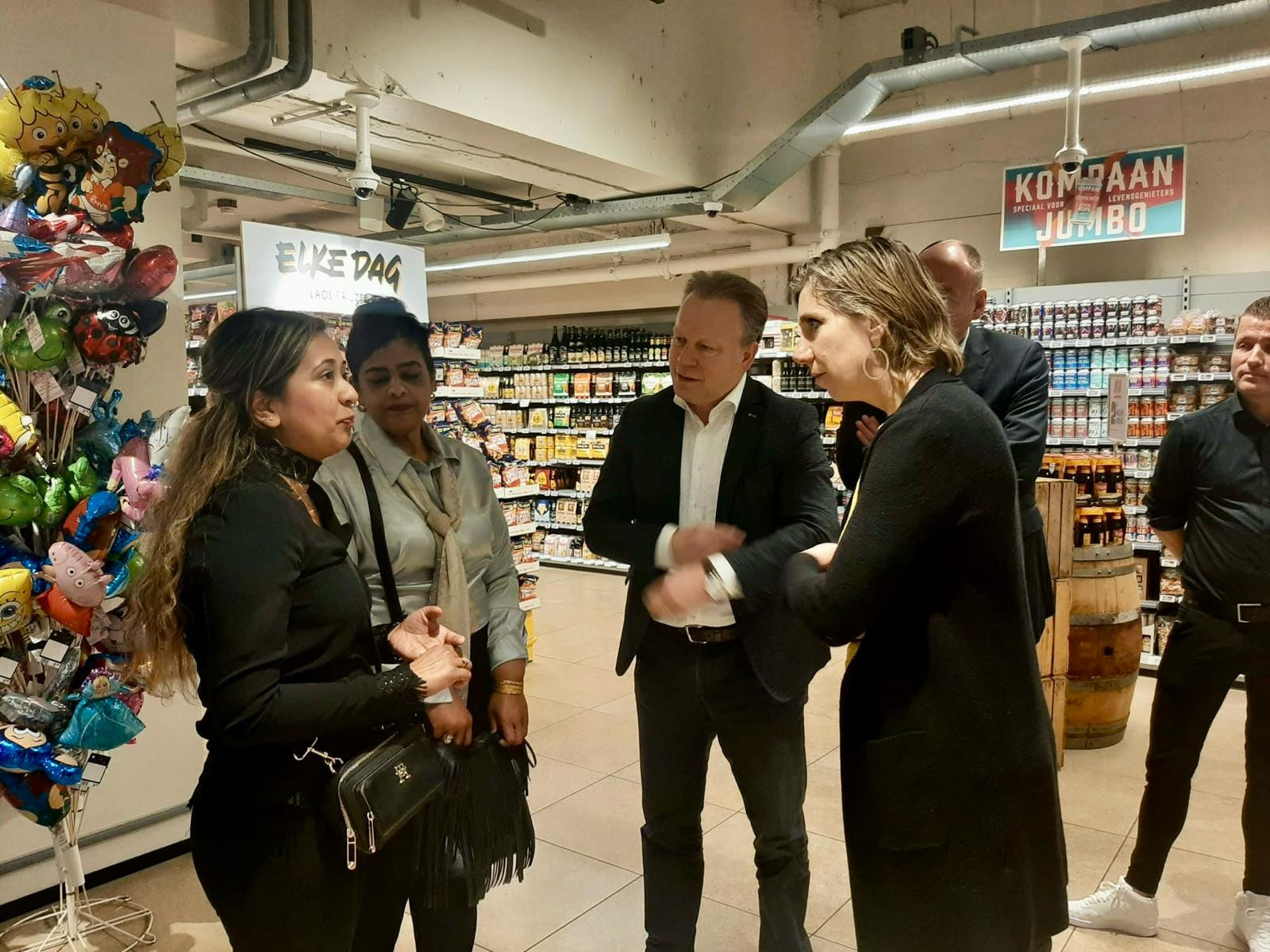 VVD-werkbezoek aan Jumbo Den Haag over agressie en geweld in winkels