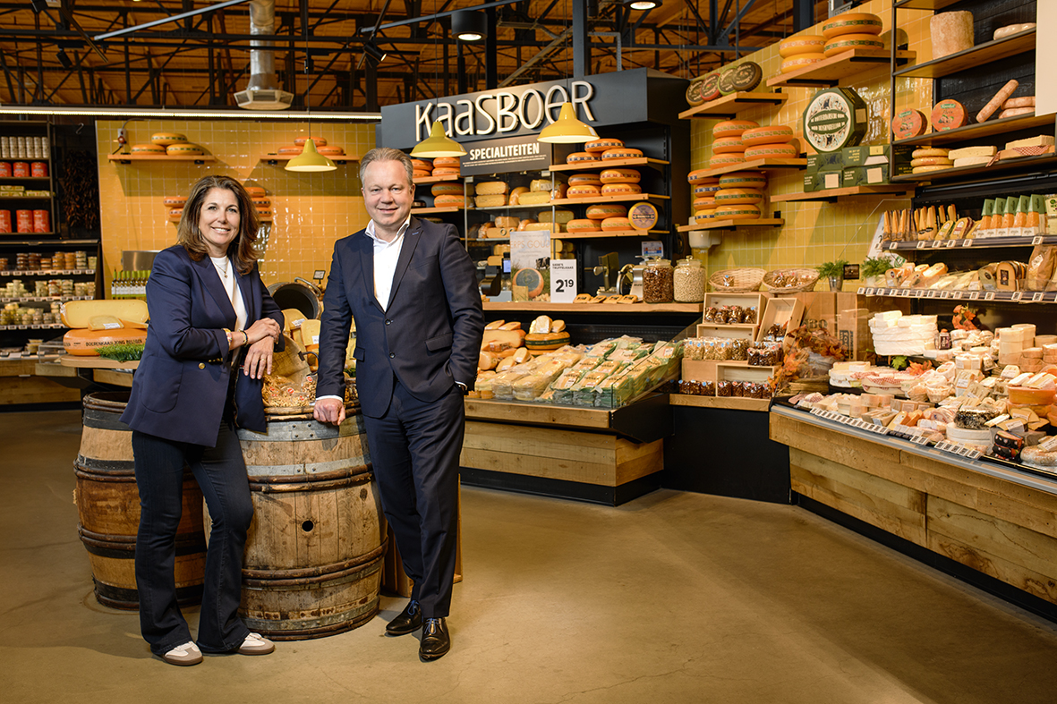 Jumbo krijgt nieuwe CEO. Ton van Veen besluit leiding over te dragen.