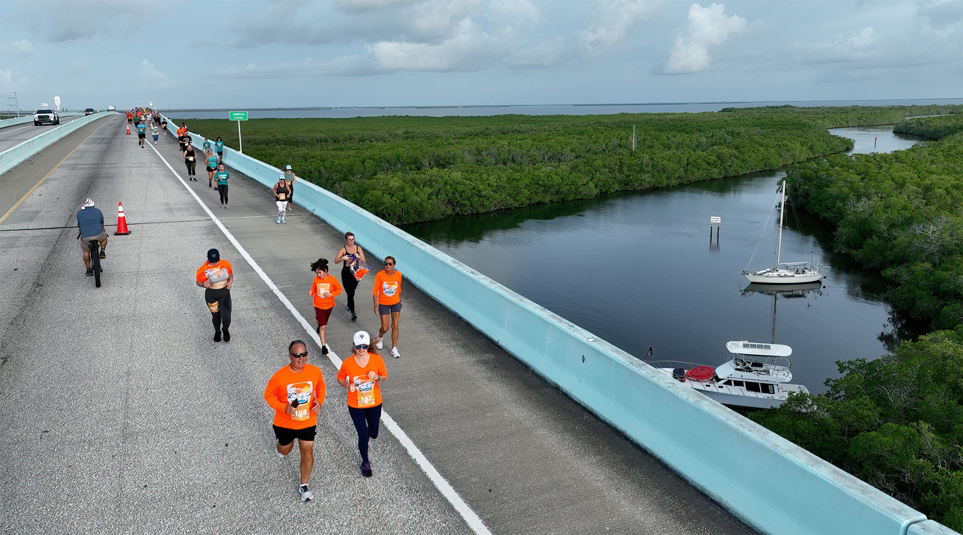 500 Runners Compete in Footrace Over Scenic Florida Keys Bridge