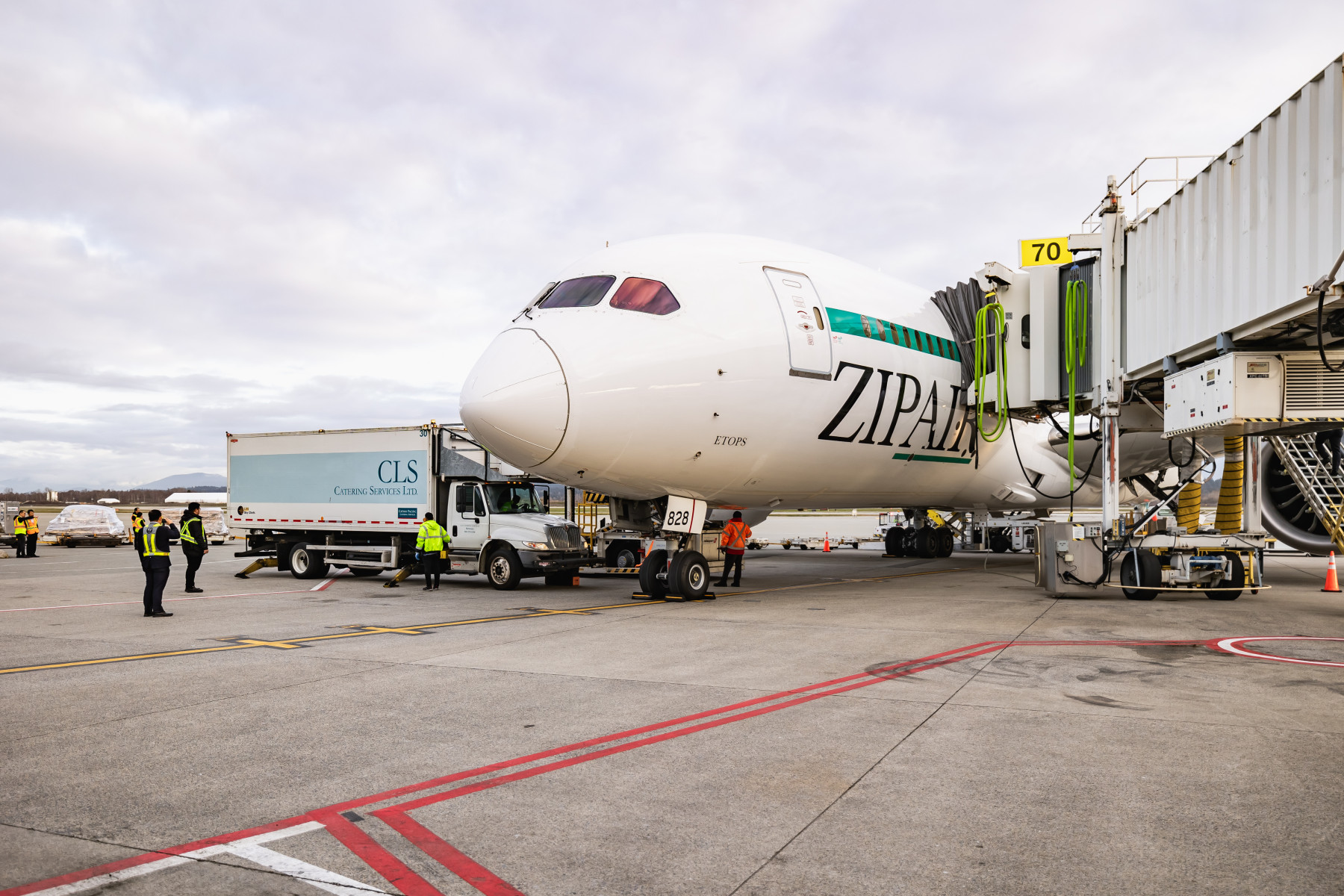 Zip, zip hooray! YVR marks ZIPAIR’s inaugural flight from Tokyo