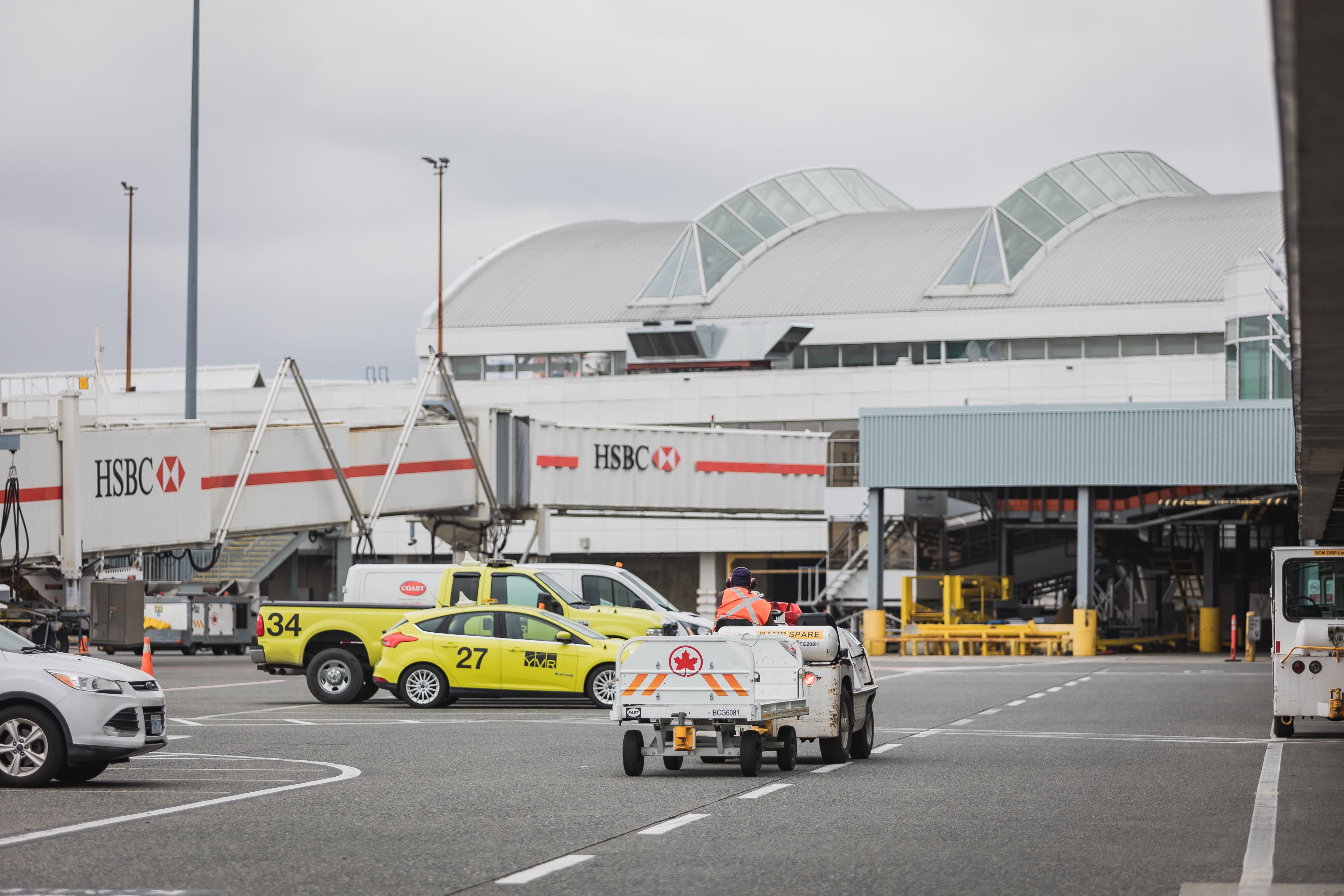 YVR partners with Moment Energy to advance sustainable charging ...