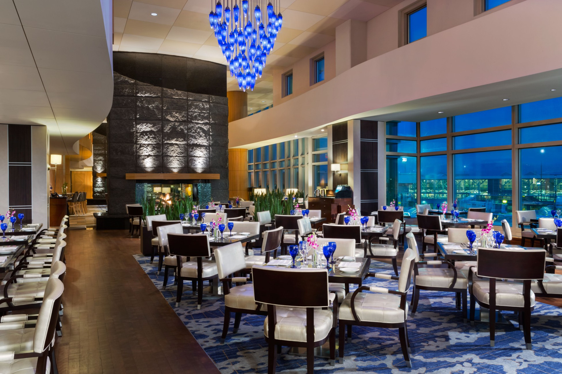 The best places at YVR to eat with kids