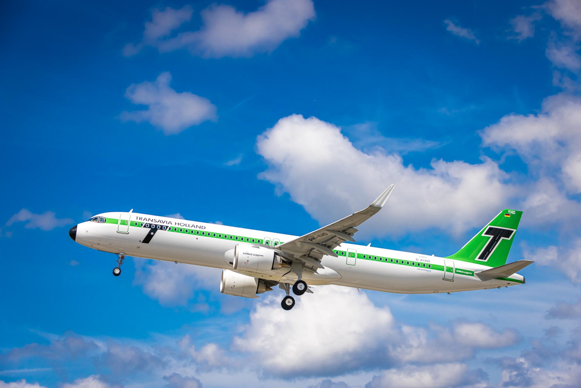 First flight for retro Airbus Transavia