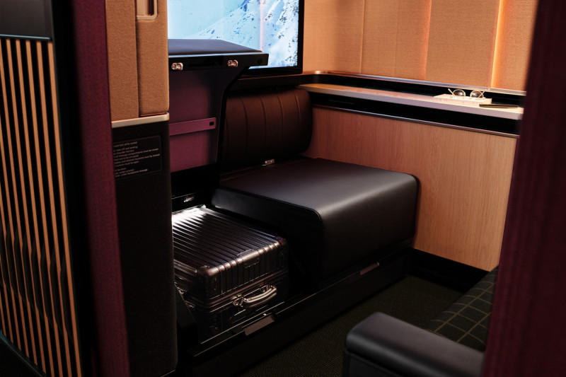 SWISS presents new First and Business Class seats and announces first ...