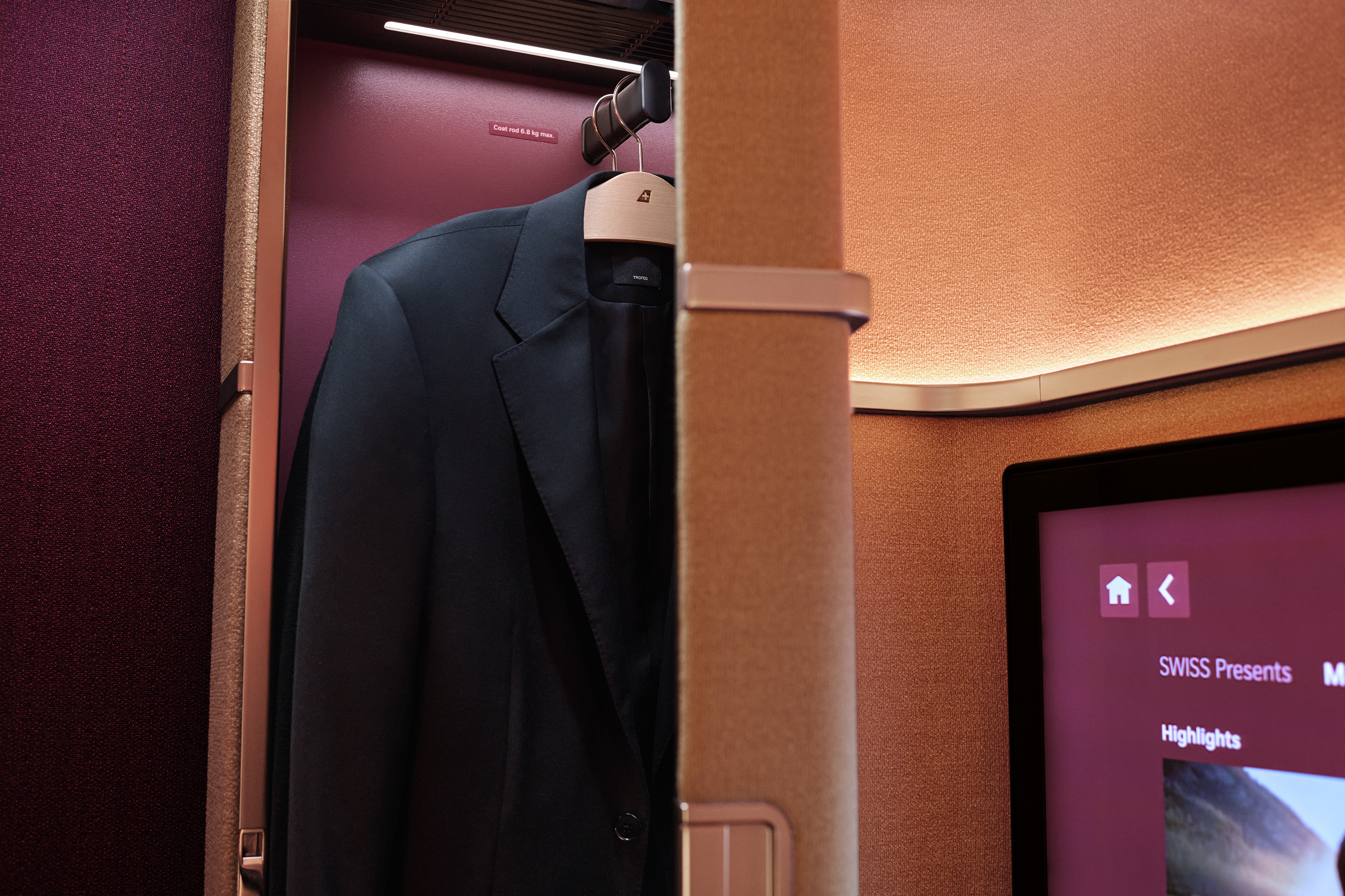 SWISS presents new First and Business Class seats and announces first ...