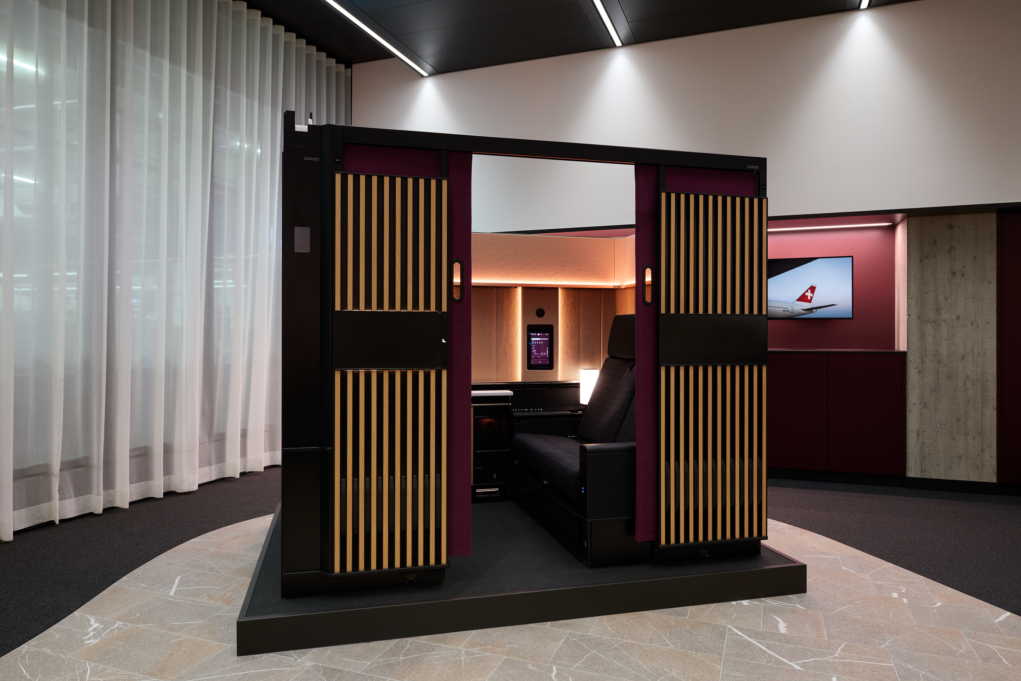 SWISS presents new First and Business Class seats and announces first ...