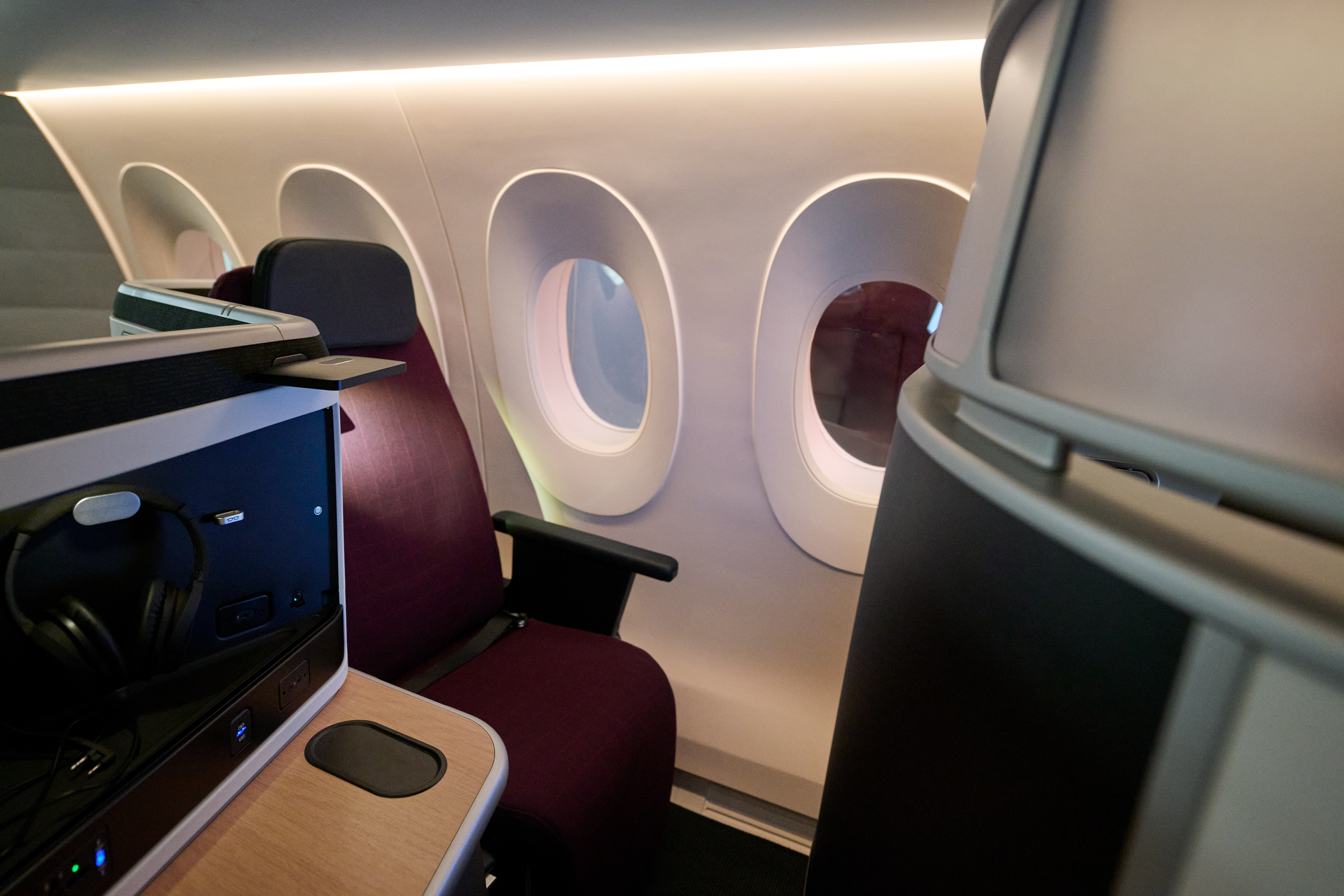 SWISS presents new First and Business Class seats and announces first ...