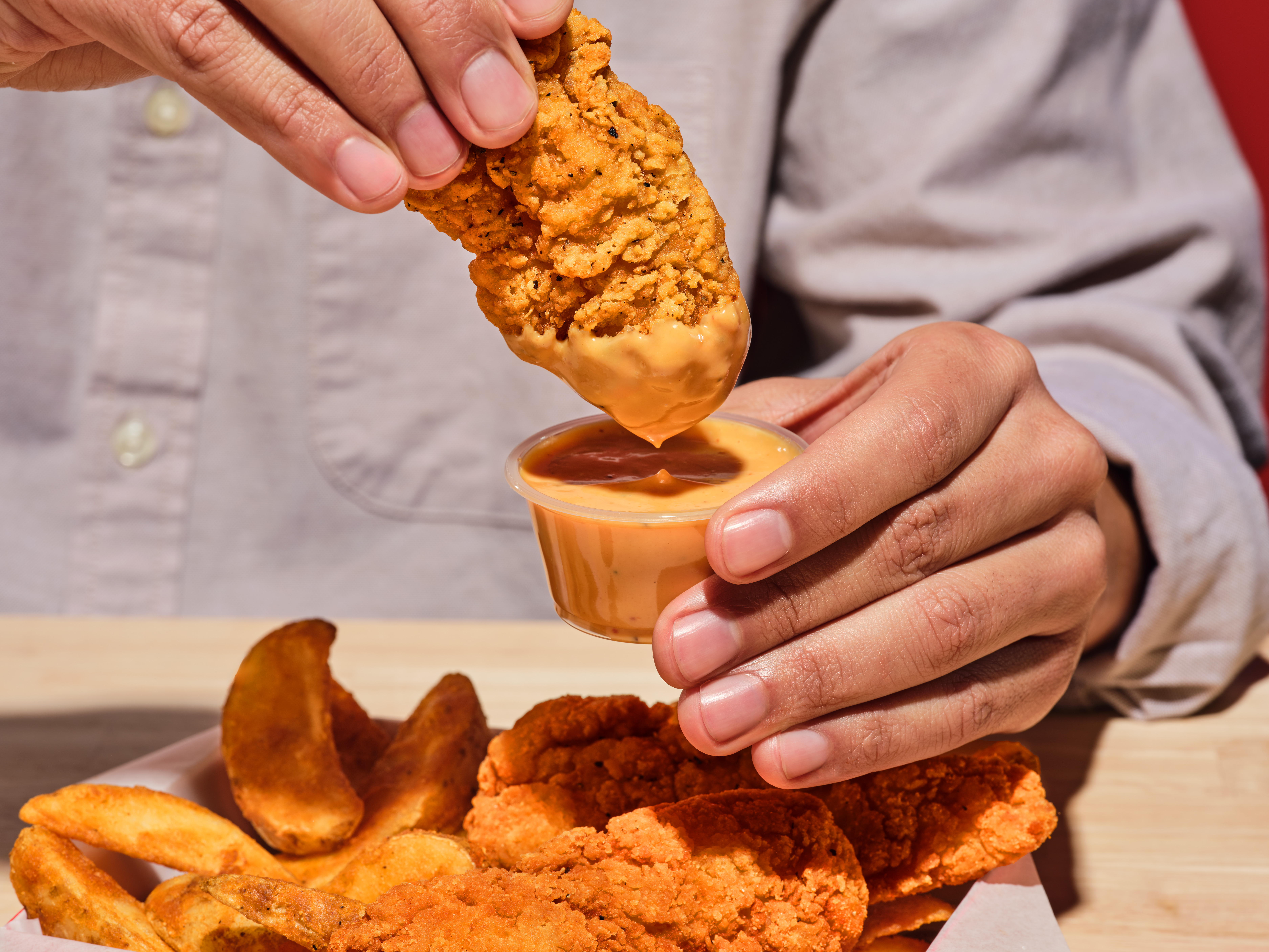 Your New Craving Just Pulled Up: Pilot eats Chicken Tenders and ...