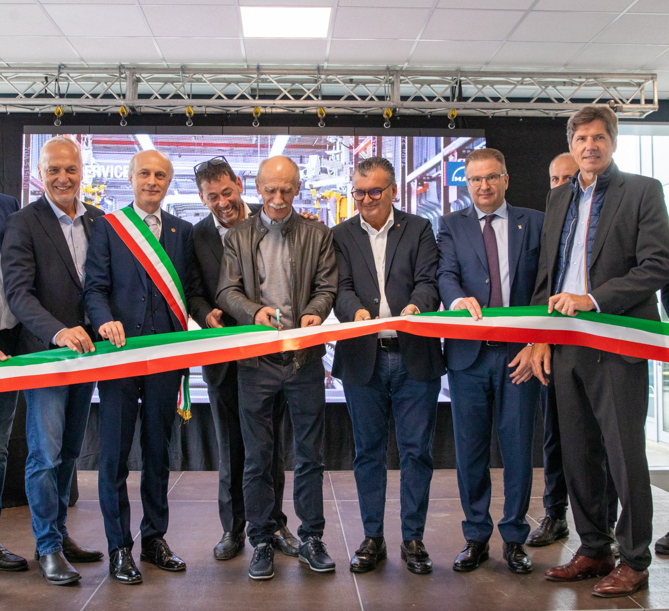 MAN rafforza la presenza in Piemonte: Alpiservice inaugura la nuova sede di Monticello d’Alba