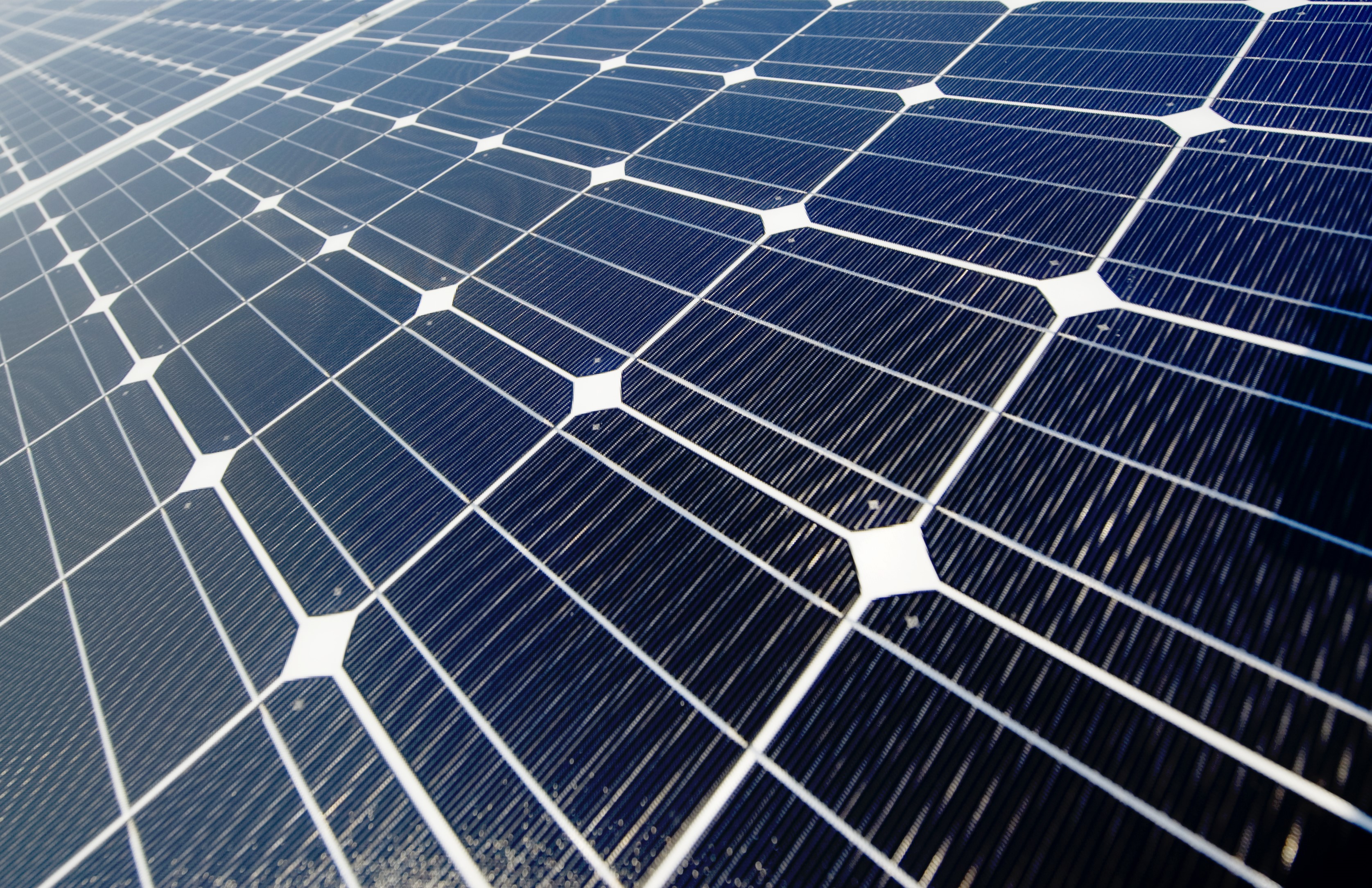 Running on sunshine: KPN network goes solar in 2025