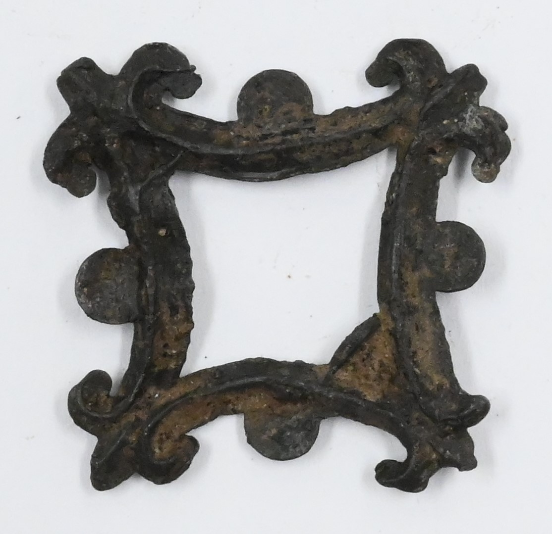 Archaeological treasures found under Neude during work by Eneco