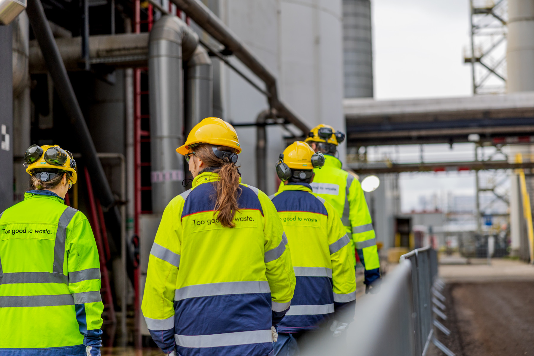 Eneco and AVR Rozenburg supply heat again to Rotterdam