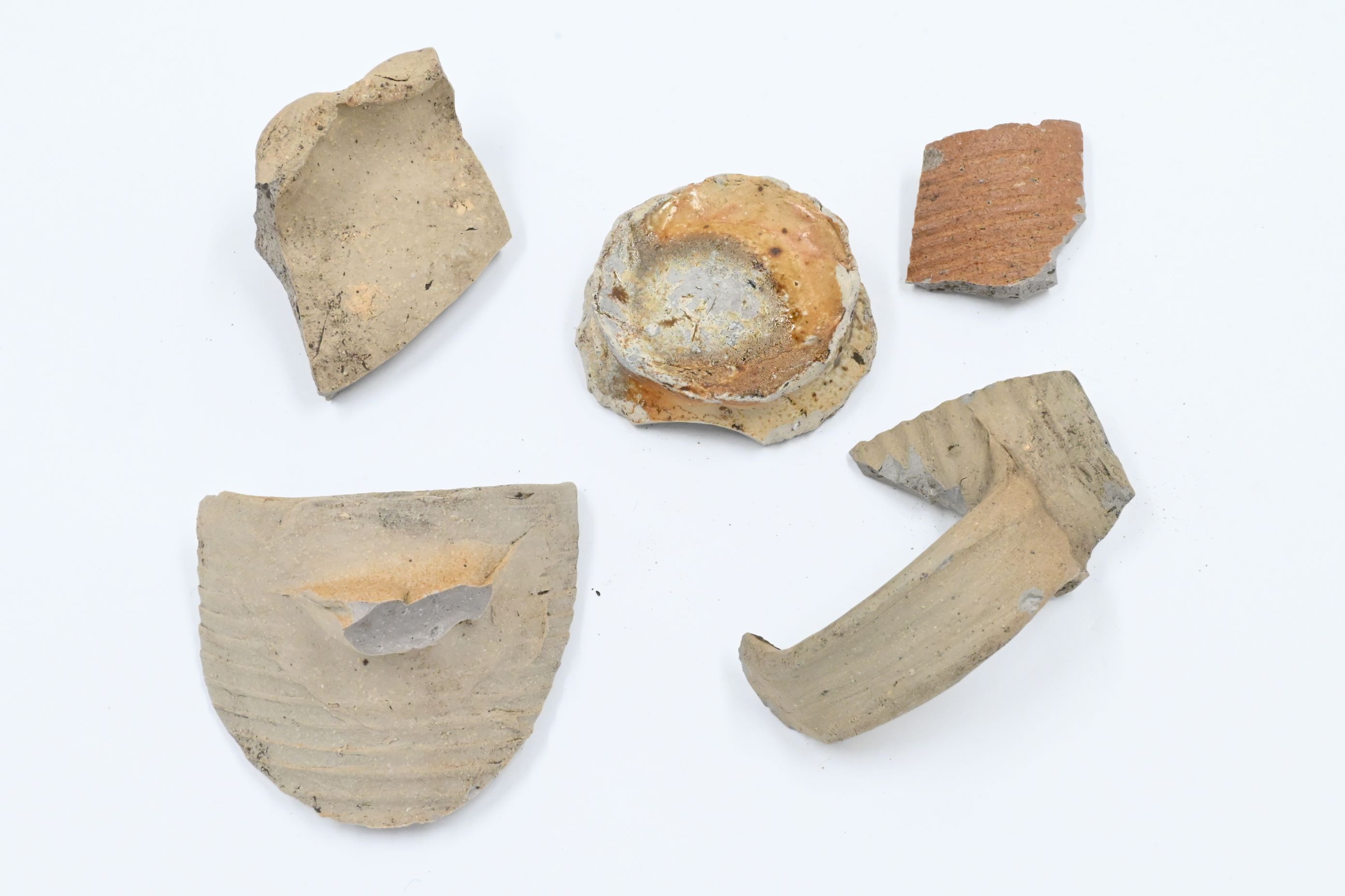Archaeological treasures found under Neude during work by Eneco