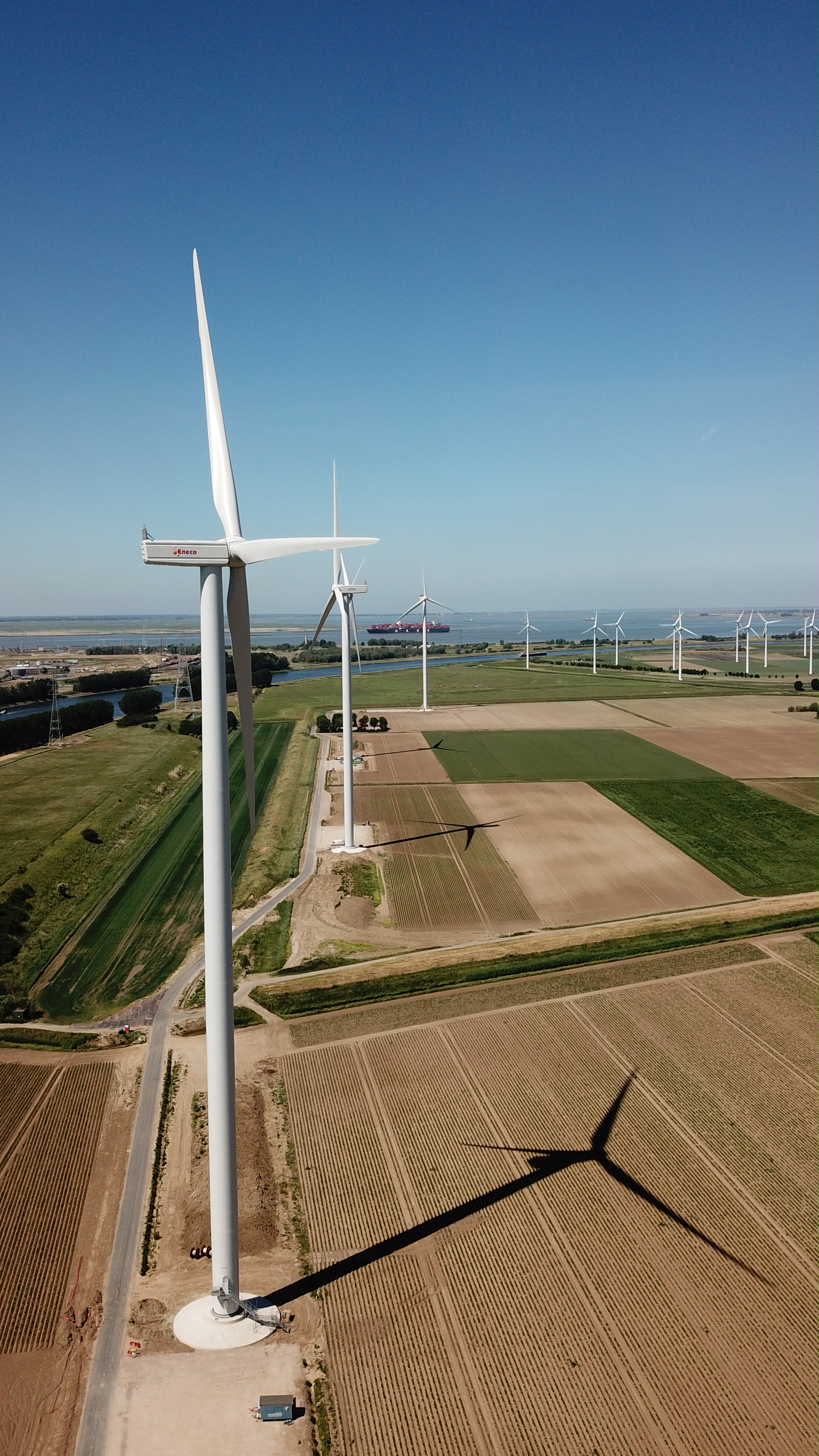 Eneco starts construction of solar farm underneath Kabeljauwbeek wind farm