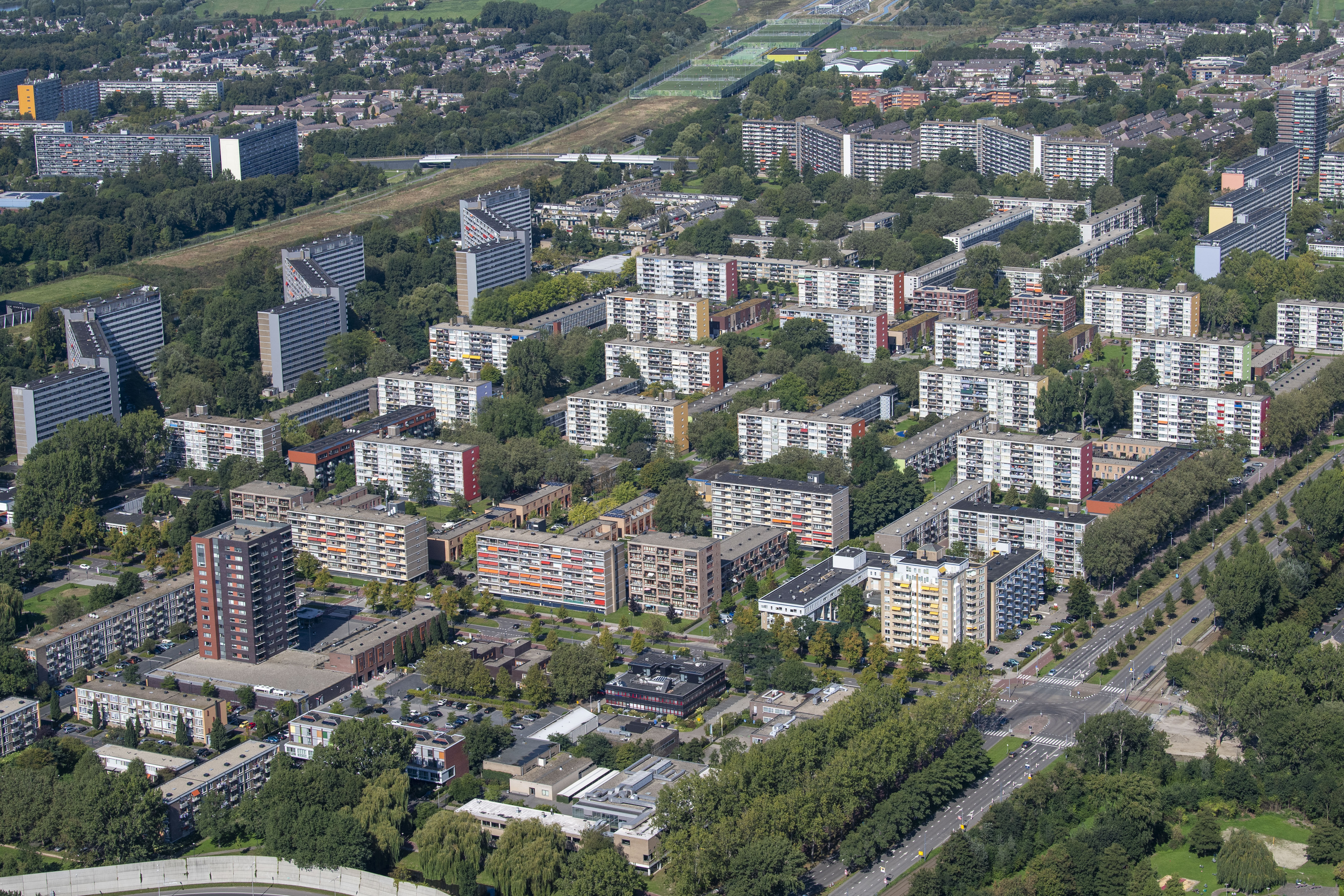 Eneco, Woonplus and Schiedam connect first 900 homes to new heating grid
