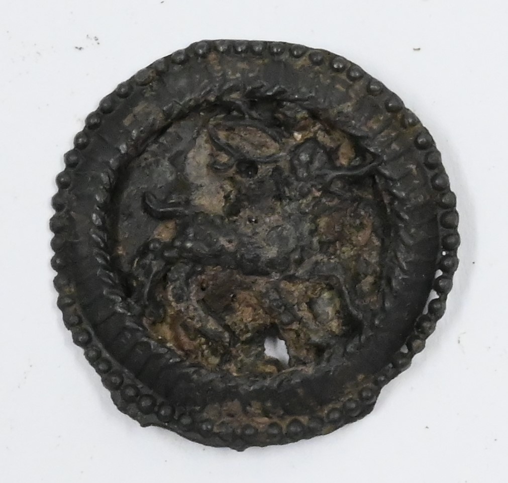 Archaeological treasures found under Neude during work by Eneco