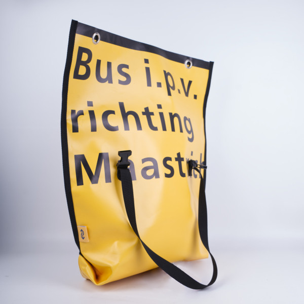 Slingers en sieraden in NS Upcycle Shop Utrecht