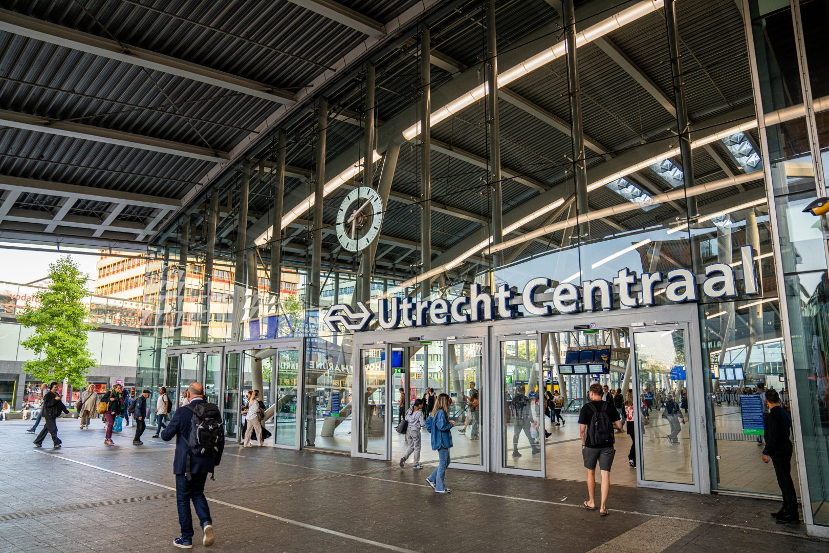 Standpunt NS demonstraties op stations