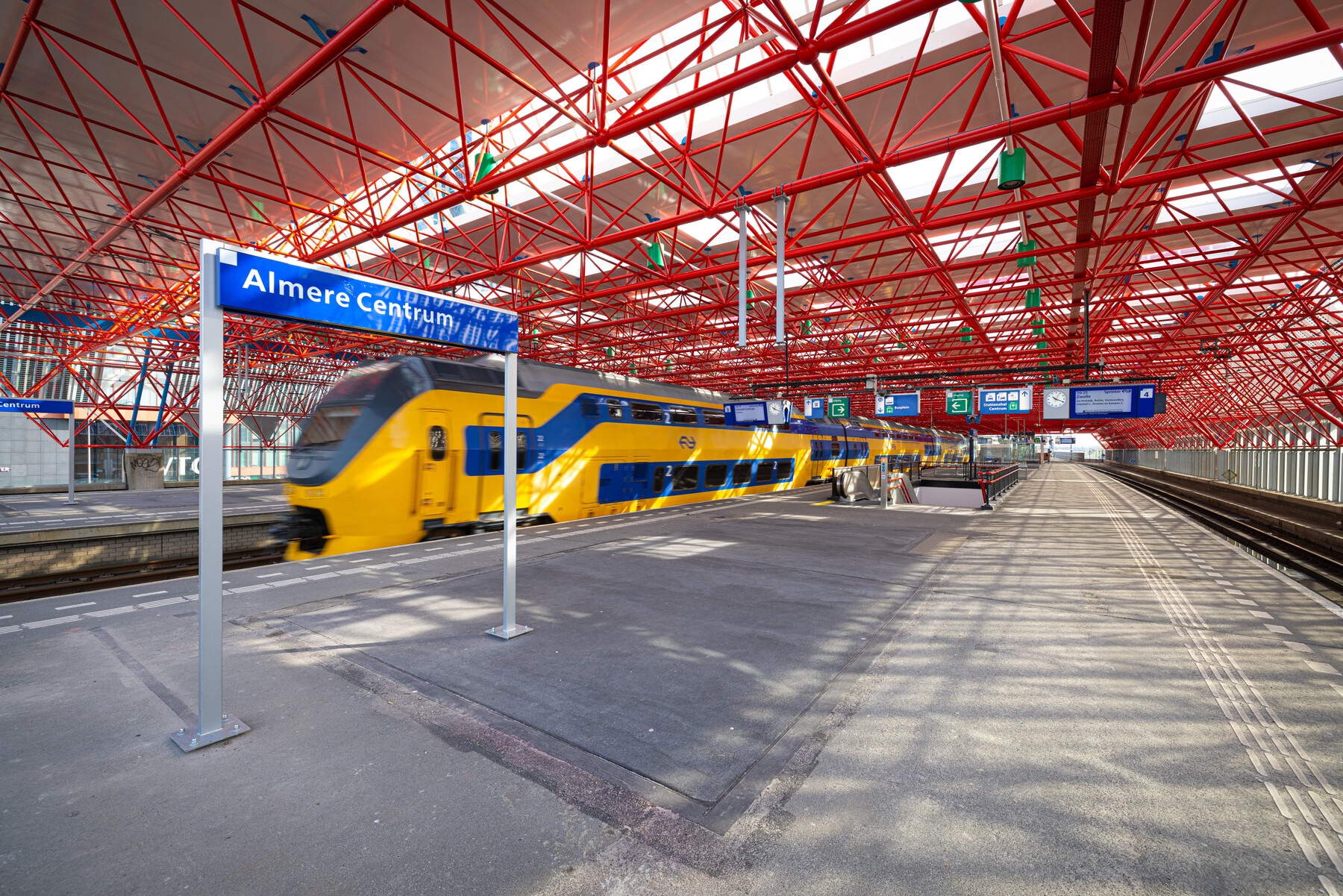 Station Almere Centrum verwelkomt bezoekers aan de Floriade