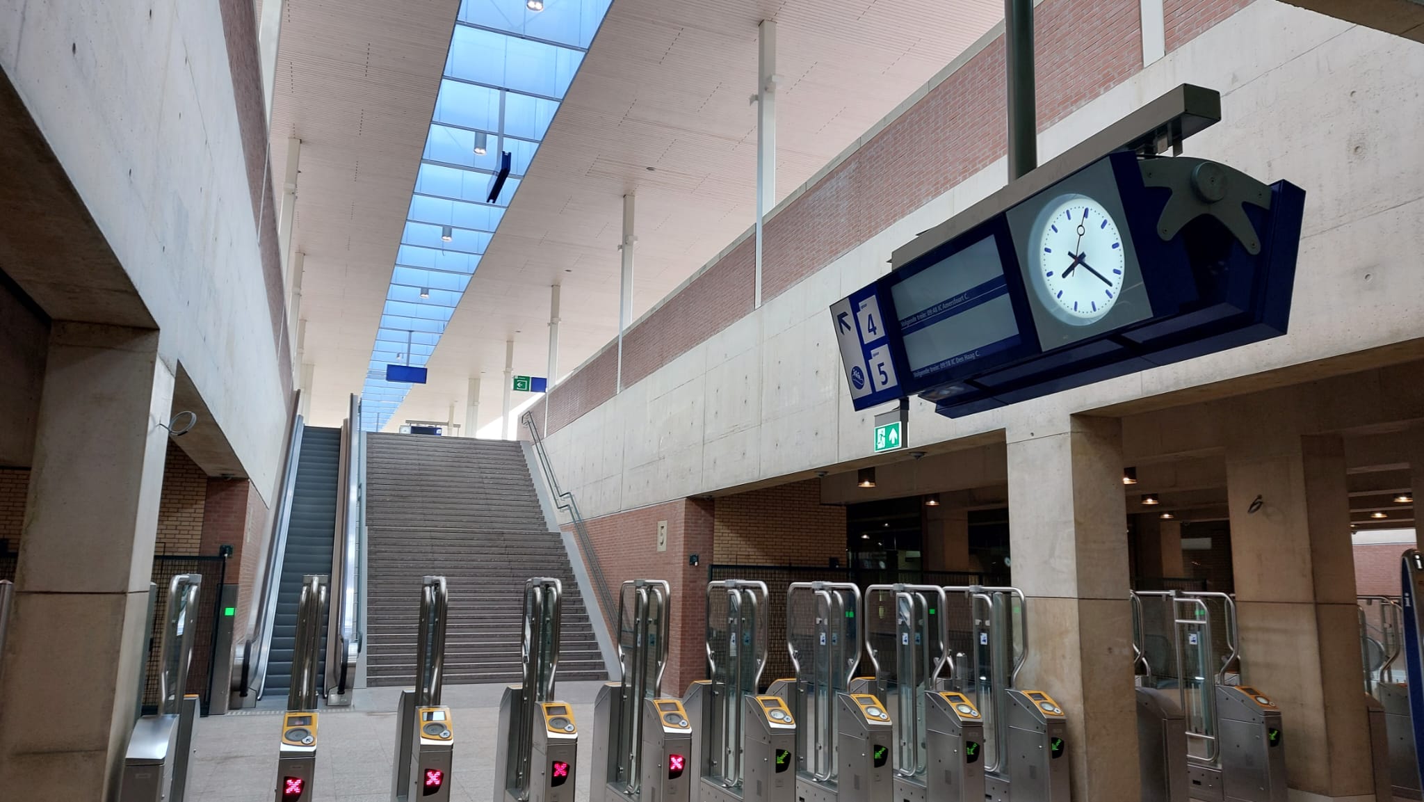 Vernieuwde Station Groningen geopend