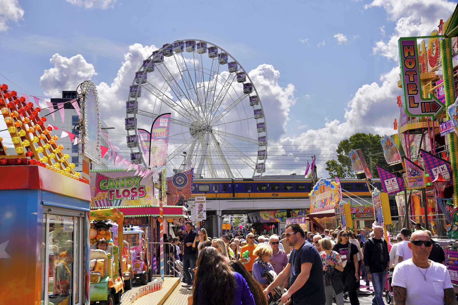 Met de trein naar de Tilburgse Kermis 2023