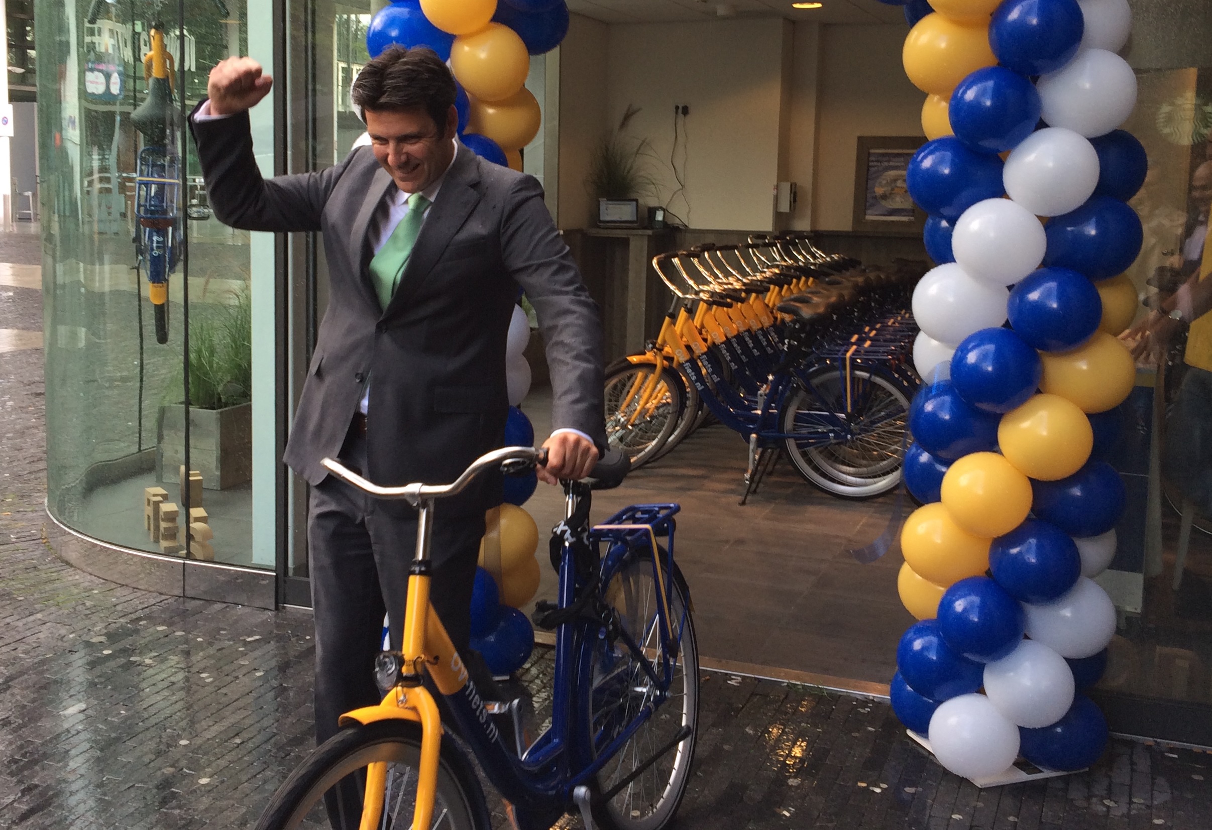 NS opent OV-fiets pop-up store station Amsterdam Zuid