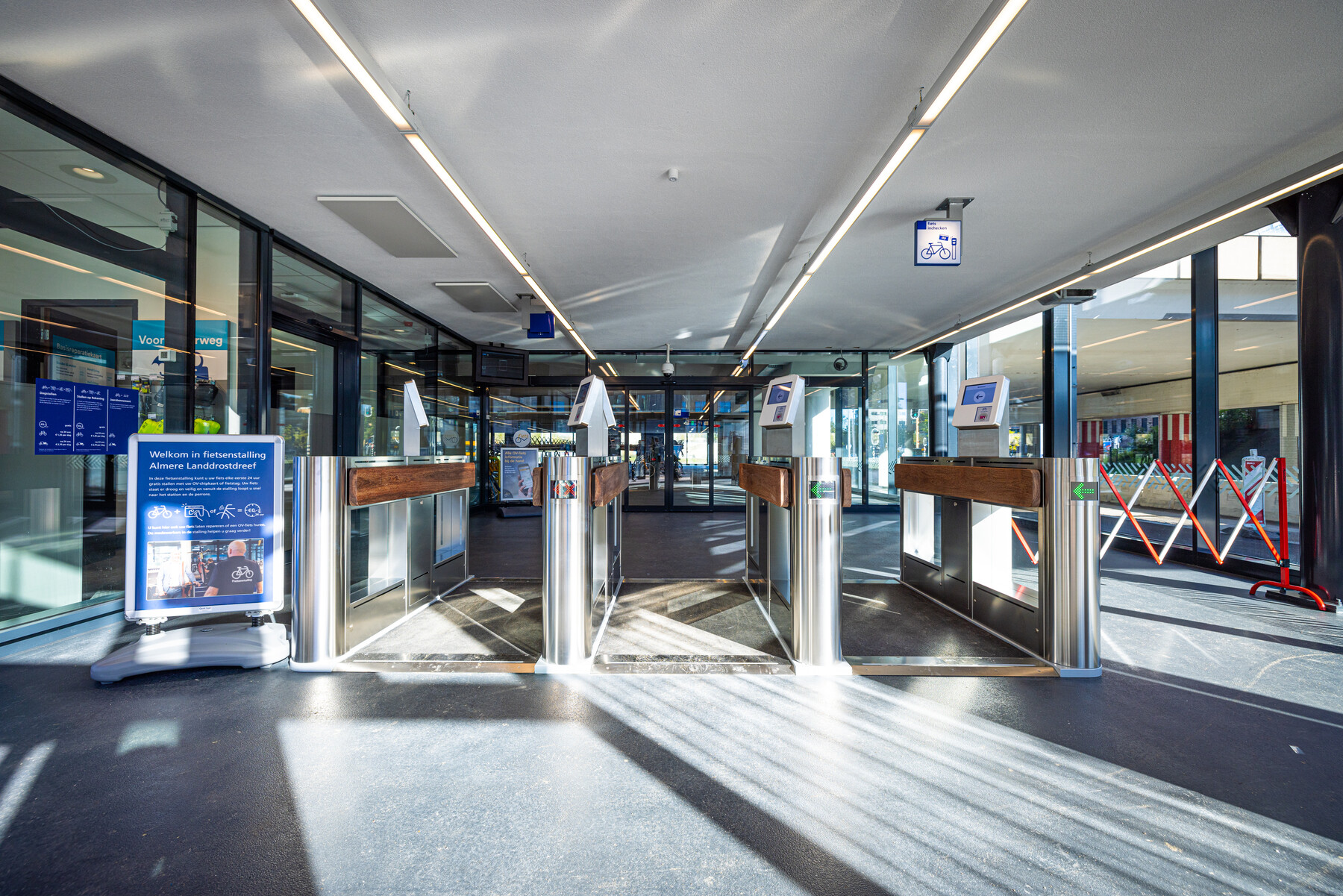 Modernste fietsenstalling van Nederland geopend bij station Almere Centrum