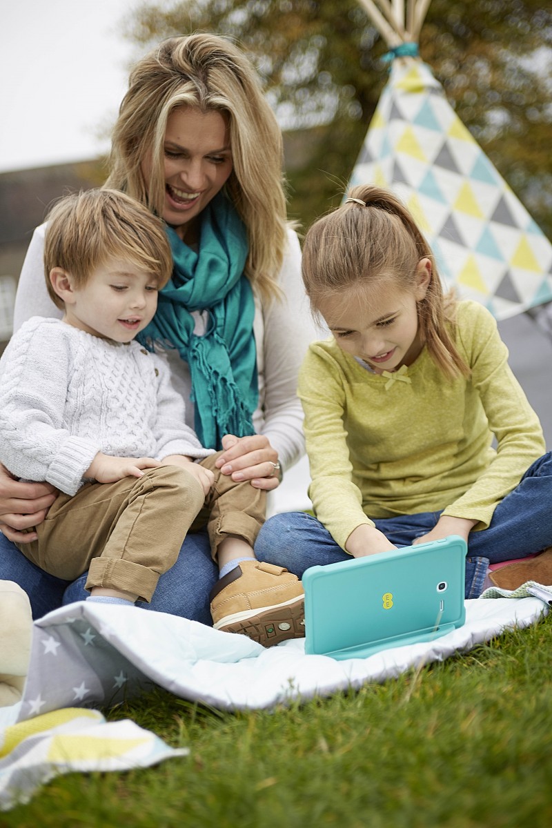 EE launches new and improved 'Robin', the next generation 4G kids ...