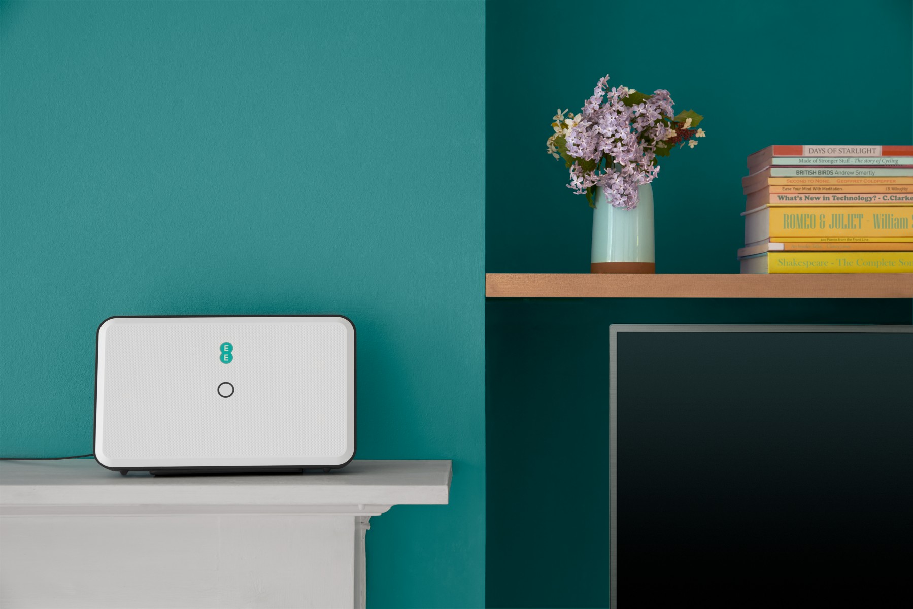 EE LAUNCHES SMART WIFI HOME BROADBAND SERVICE - HELPING EXTEND WIFI TO ...