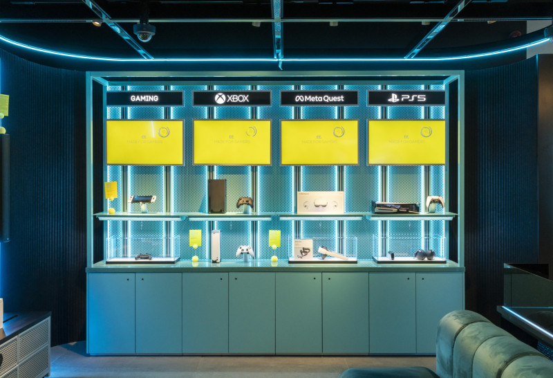 EE LAUNCHES NEW EXPERIENCE STORE IN BLUEWATER SHOPPING CENTRE
