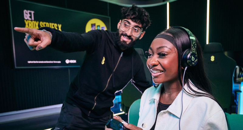 EE ANNOUNCES UK EXCLUSIVE RETAIL PARTNERSHIP WITH BEATS TO OFFER BEATS ...