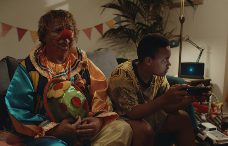 BROADBAND MADE FOR YOU: POWER OF EE HOME BROADBAND SHOWCASED IN NEW ...