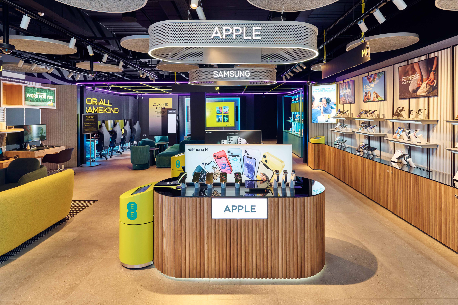 HOW EE IS REINVENTING THE ROLE OF RETAIL IN TELCO
