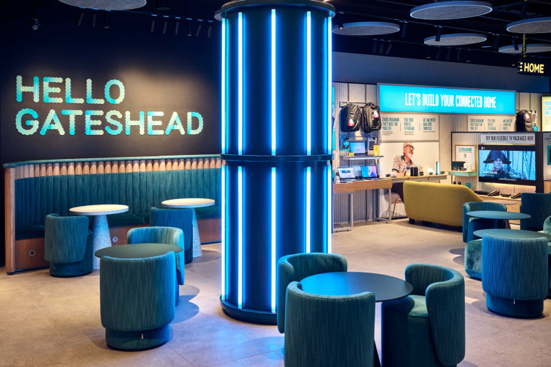 EE OPENS NEW GATESHEAD EXPERIENCE STORE IN THE METROCENTRE WITH FORMER ...