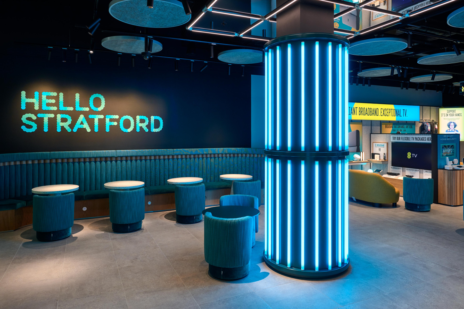 MICHAEL DAPAAH TO OPEN EE’S NEW EXPERIENCE STORE IN WESTFIELD STRATFORD ...