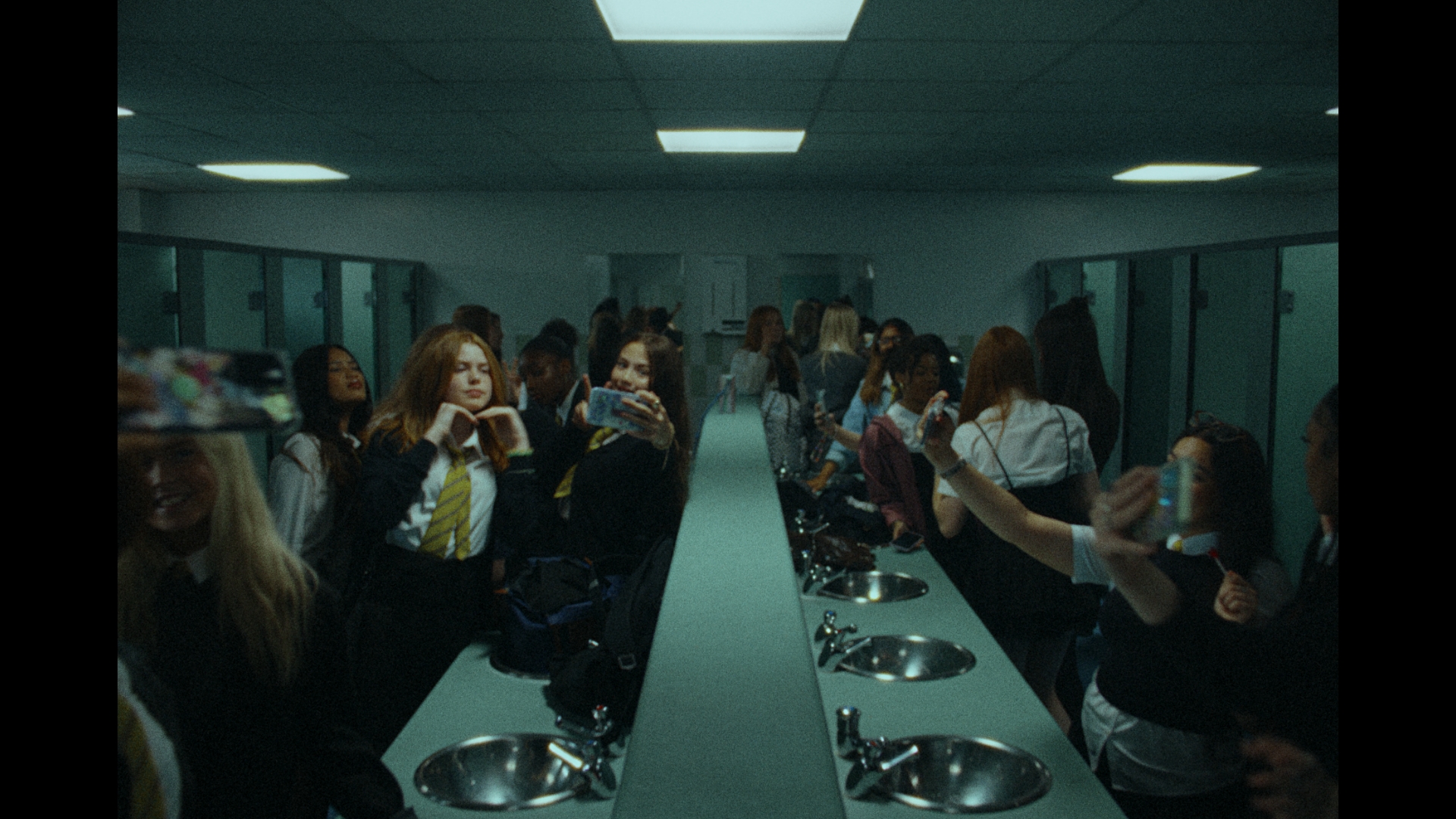 EE LAUNCHES NEW SAFER SIMS CAMPAIGN TO SUPPORT PARENTS GETTING THEIR ...