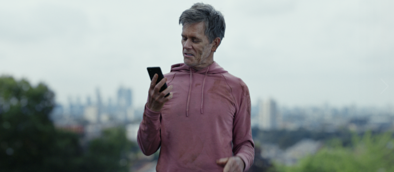 KEVIN BACON SHOWS THE NATION HOW TO GET THAT NEW PHONE FEELING WITH EE