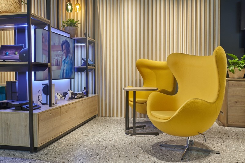 EE unveils the future of retail in the community