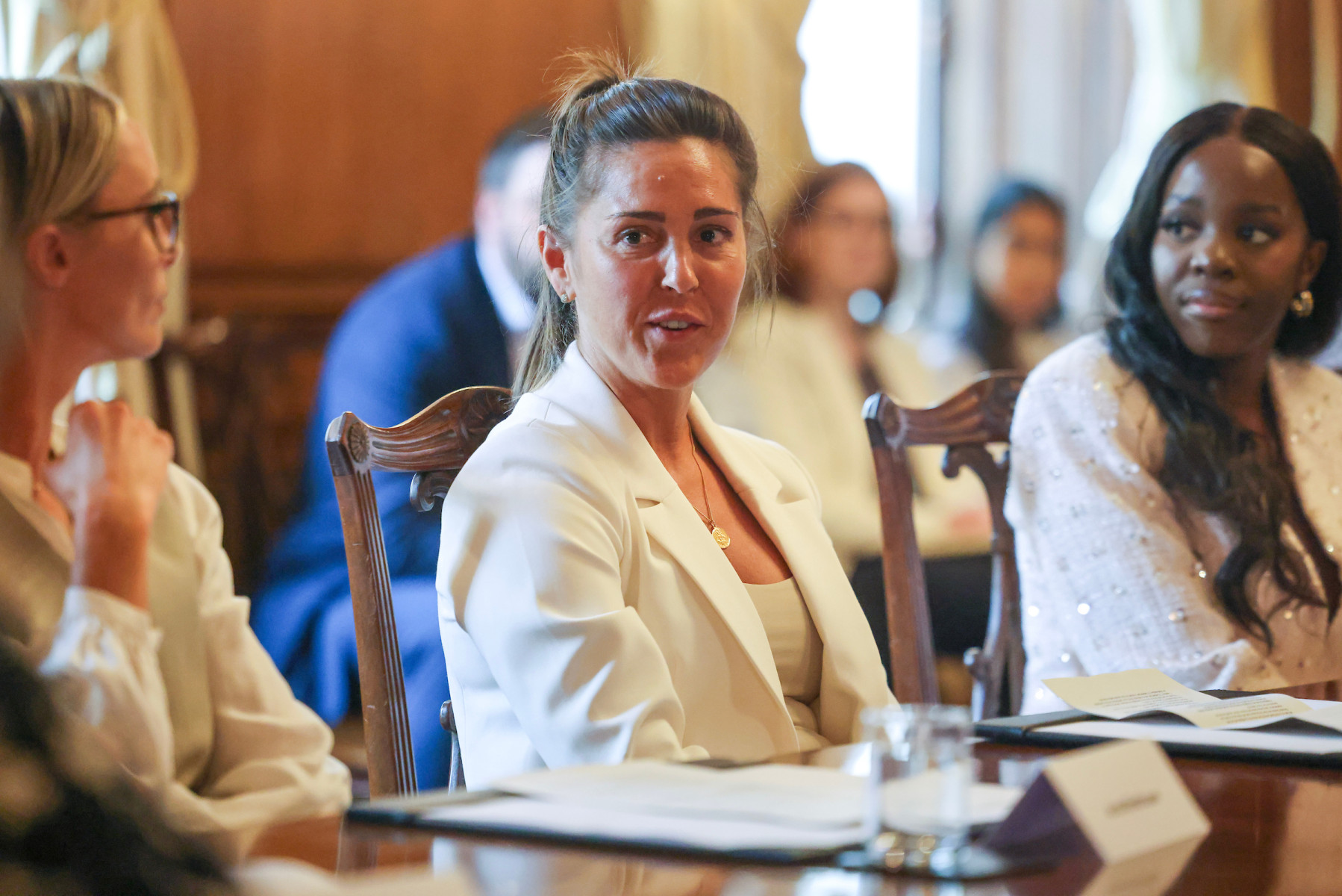 EE HOPE UNITED SQUAD ATTENDS 10 DOWNING STREET IN SUPPORT OF ONLINE SAFETY BILL