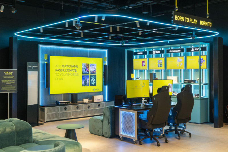 EE LAUNCHES NEW EXPERIENCE STORE IN BLUEWATER SHOPPING CENTRE