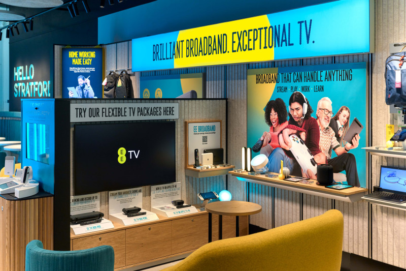 MICHAEL DAPAAH TO OPEN EE’S NEW EXPERIENCE STORE IN WESTFIELD STRATFORD ...
