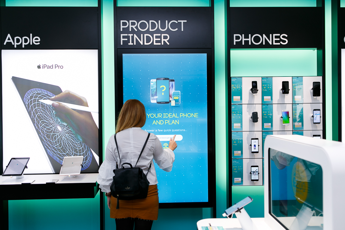 EE launches new immersive customer experience in London and Nottingham