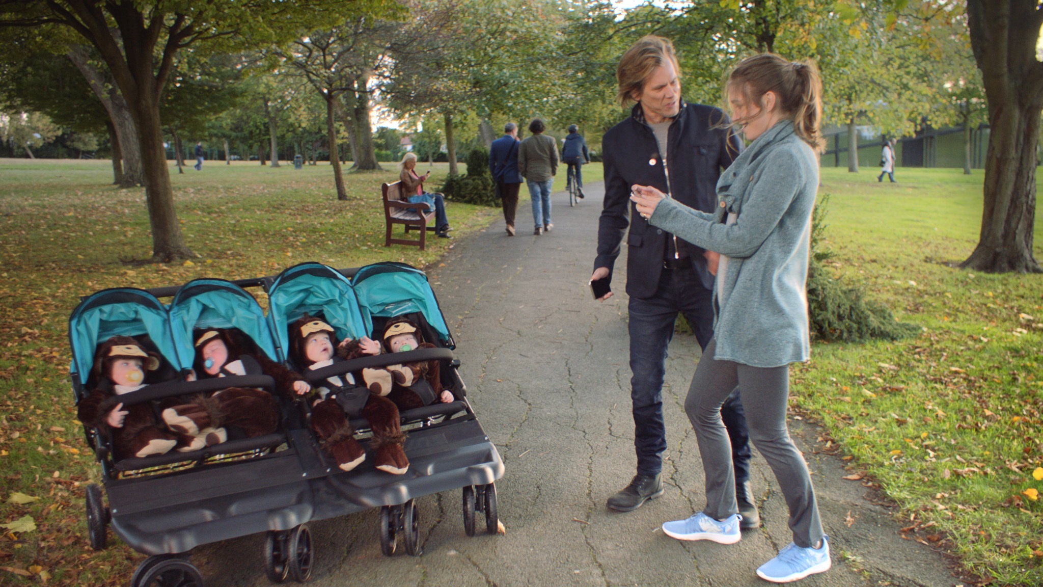 Kevin Bacon goes all out in the latest EE brand campaign to support ...