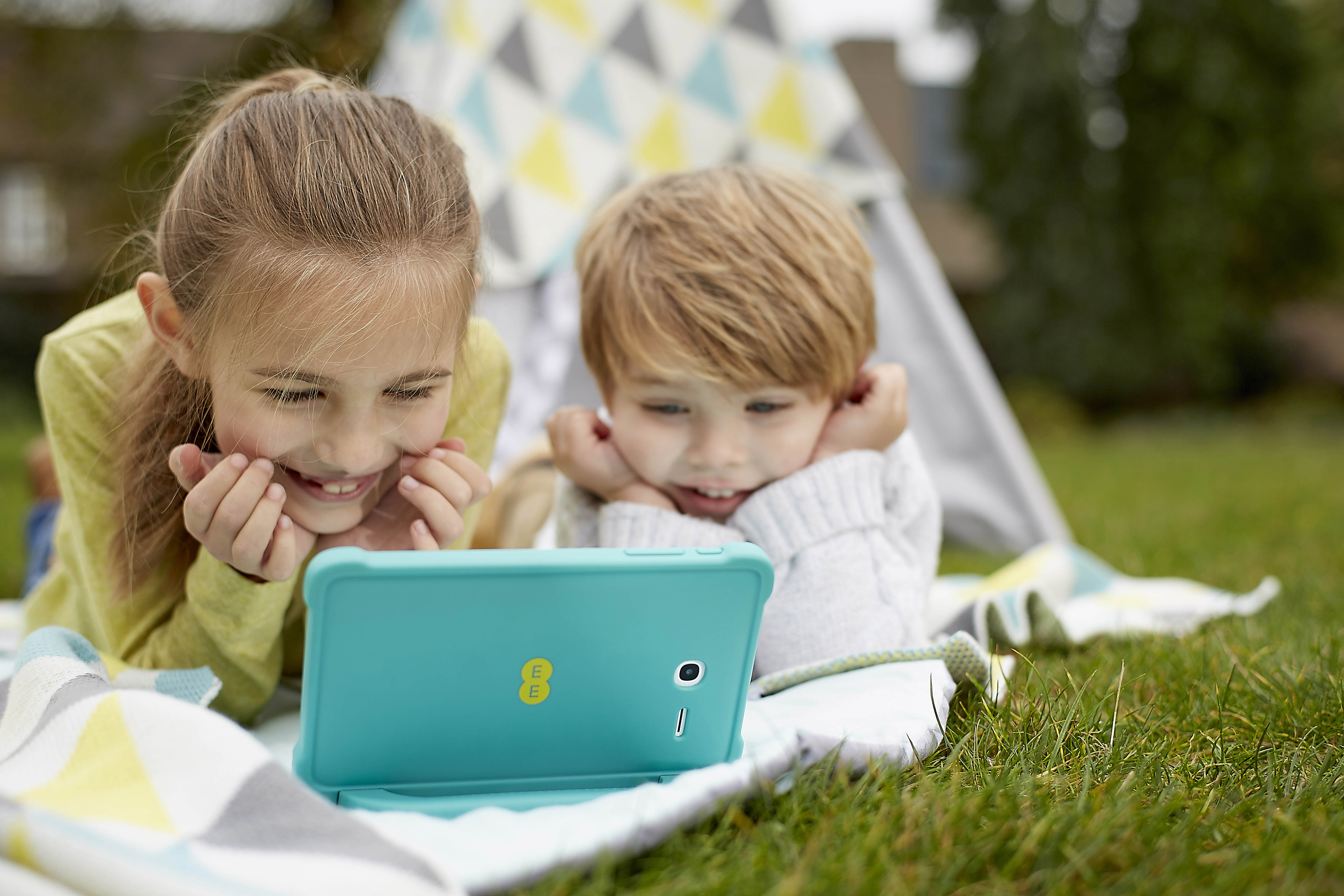 EE launches new and improved 'Robin', the next generation 4G kids ...